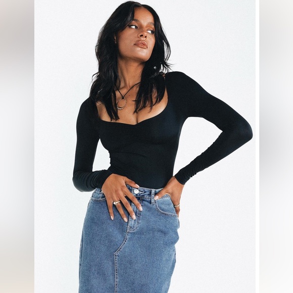 Princess Polly | Tops | Princess Polly Calissa Long Sleeve Bodysuit ...